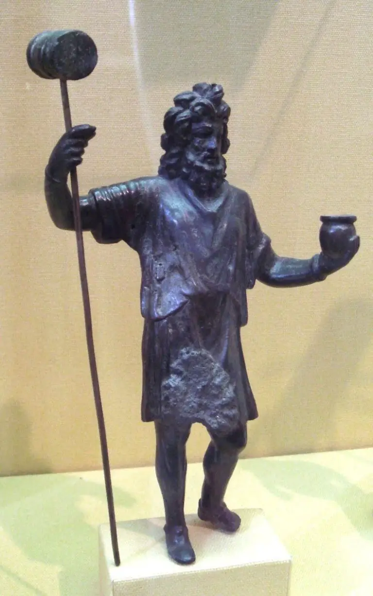 SUCELLUS » Dios de la agricultura de los Celtas